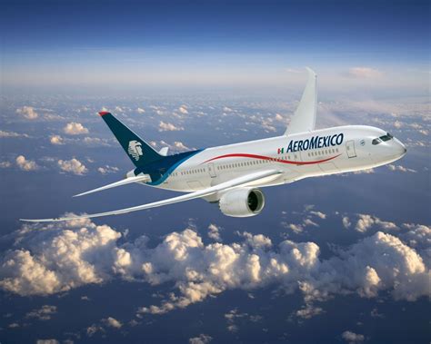 Revista Latitud 21 Qué aerolínea es mejor Aeroméxico Interjet
