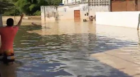 VÍDEO Após fortes chuvas Rio Jacuípe transborda e alaga ruas e casas
