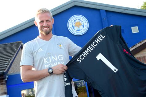 Kasper Schmeichel Signs New Leicester City Contract