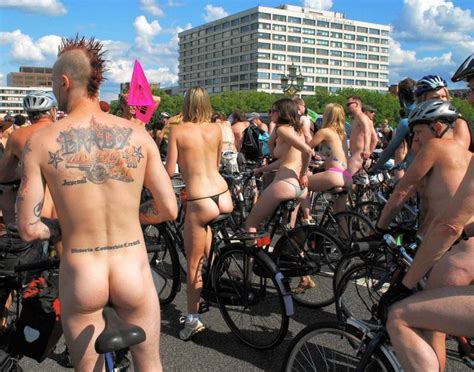 Free And Naked Bike Ride Hdfreex Porn Pics And Gifs