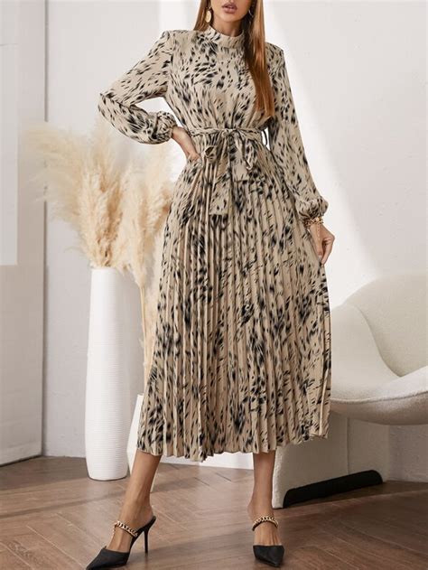 SHEIN Modely Vestido con cinturón con estampado de manga farol Moda