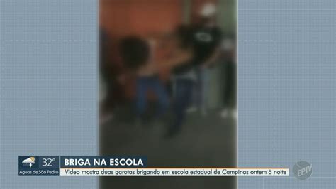 Vídeo mostra briga entre duas alunas em escola estadual na Vila Padre