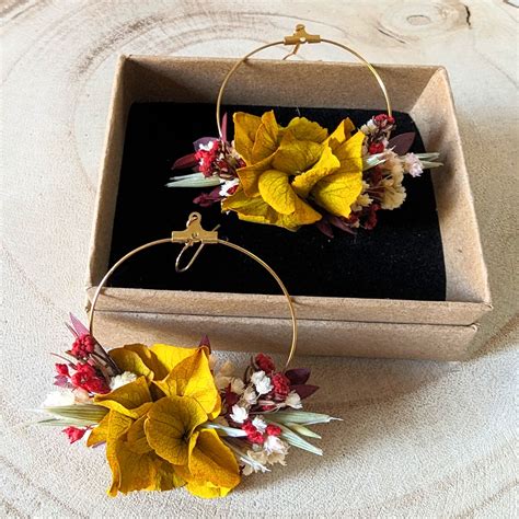 Boucles doreilles de mariée artisanales en fleurs séchées