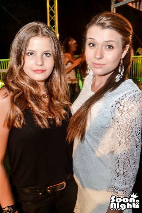Deux Jeunes Salopes Photo 43 58 X3vid