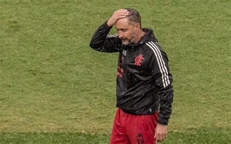 Vítor Pereira demitido Torcedores pedem saída de técnico do Flamengo