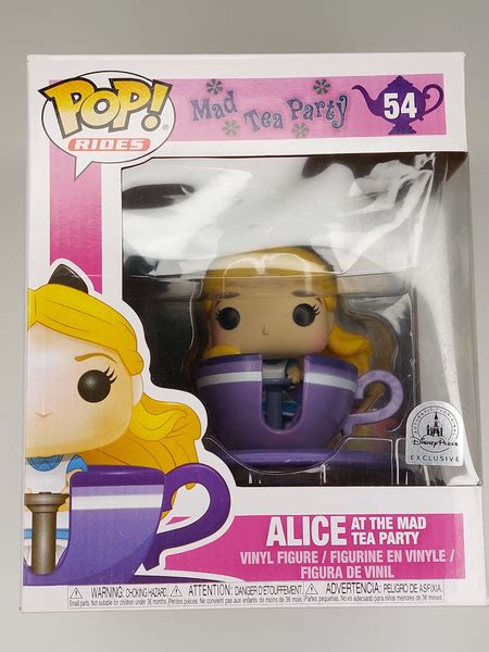 Фигурка Алиса в чашке Alice из мультфильма Алиса в стране Чудес 54