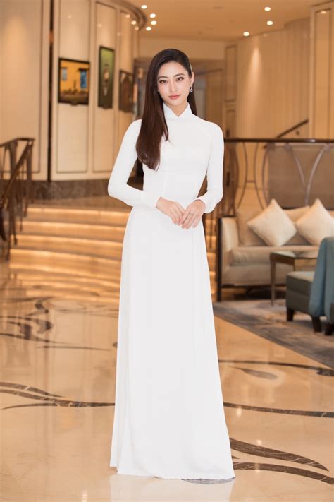 Dàn hoa hậu á hậu diện áo dài trắng khởi động cuộc thi Hoa hậu Việt