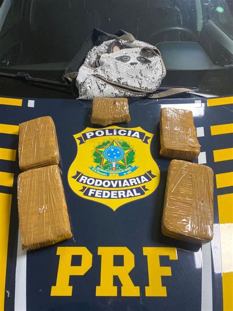 Jornal Correio Após aceitar transportar bagagem mulher é presa por