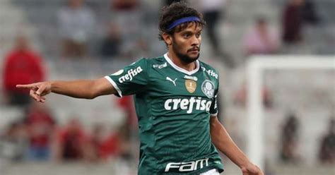 Rodrigo Caetano mantém a cautela sobre chegada de Scarpa ao Atlético MG