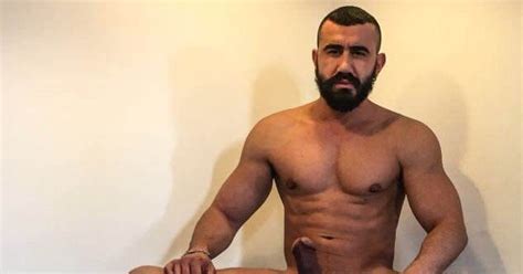 Tus Hombres Desnudos Un Macho Desnudo