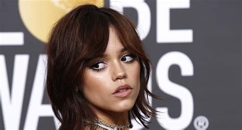 Merlina Jenna Ortega lució así en la alfombra roja de los Globos de