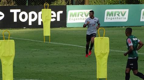 Quatro jogadores do profissional vão reforçar o time B do Atlético MG