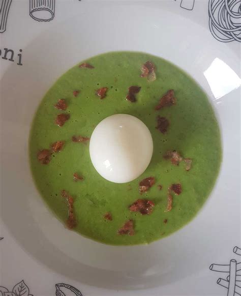 Velout De Petits Pois Uf Mollet Et Bacon Grill