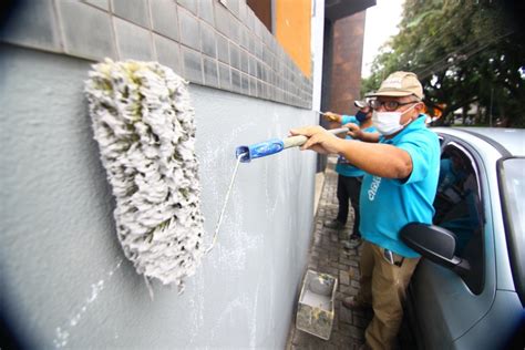 Dupla é detida pela GCM após pichar muro no Jardim Anhembi em São José