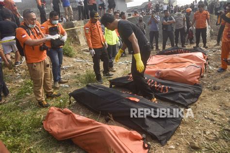 Polri Lakukan Identifikasi Tujuh Jenazah Yang Ditemukan Di Kali Bekasi