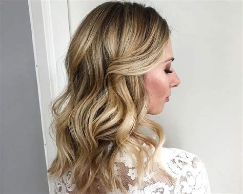 20 Perfect Ways To Get Beach Waves In Your Hair In 2024