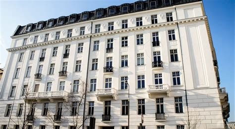 Zabytkowa kamienica w Warszawie Ma ponad 100 lat i wygląda jak nowa