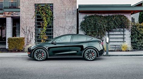 Toyota admet que la Tesla Model Y est une véritable œuvre dart