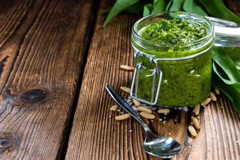 Bärlauchpesto Rezept So schnell kannst Du das grüne Pesto selbst