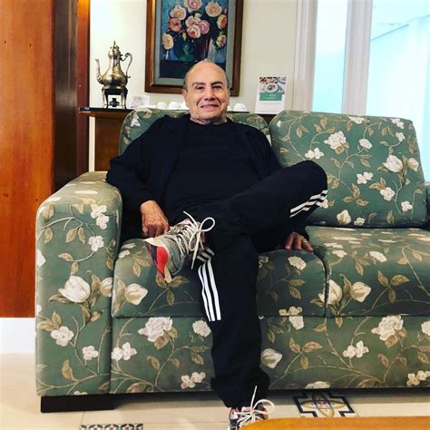 Stênio Garcia recebe alta do hospital após quadro de infecção Jetss