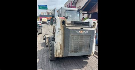 Trabalhador Sofre Fratura Exposta Ap S M Quina Prensar Sua Perna Em