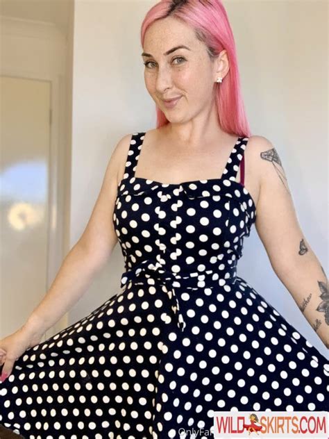 Home Alone Mum Home Alone Mum Momathomealone Nude Onlyfans