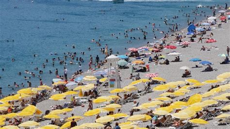 Antalya da sıcaklık 41 dereceyi gördü sahiller doldu Son Dakika