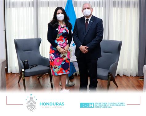 Cancillería Honduras on Twitter Canciller EnriqueReinaHN atiende