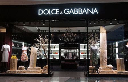 Conheça as 7 marcas de roupas mais caras do mundo Cotidiano Site de
