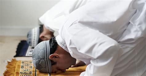 Bayram namazı nasıl kılınır Kurban ve Ramazan bayram namazı nasıl