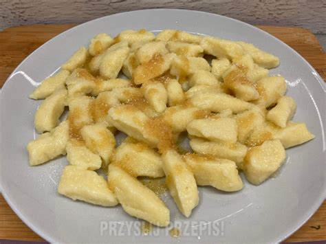 Kopytka z masłem i bułką tartą przepis PrzyslijPrzepis pl