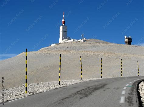 L ascension du Mont Ventoux par Bédoin Vaucluse France 스톡 사진 Adobe