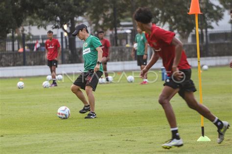 Latihan Perdana Timnas U 23 ANTARA Foto