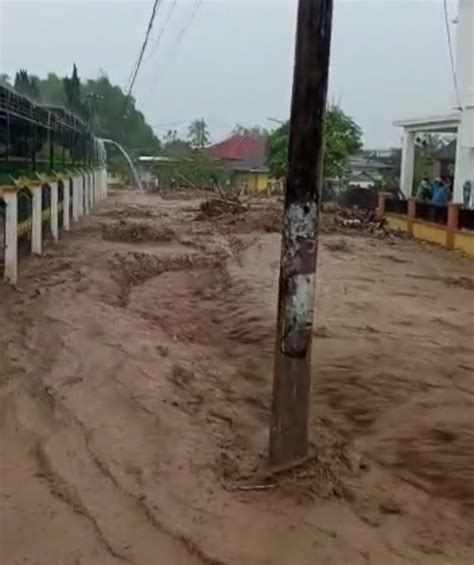 Dihantam Hujan Deras Ratusan Rumah Di Sungai Penuh Jambi Terendam