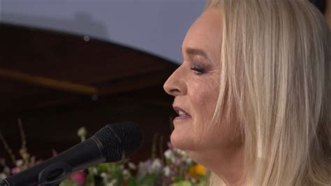 Anne Linnet P En Dag Hvor Solen Skinner Ritt Bjerregaards