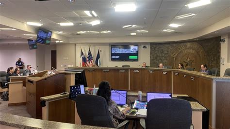 El Paso City Council Votes To Extend Emergency Ordinance For Migrant Crisis