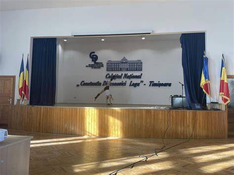 De ce s au îmbolnăvit zeci de elevi la Timișoara Directorul liceului