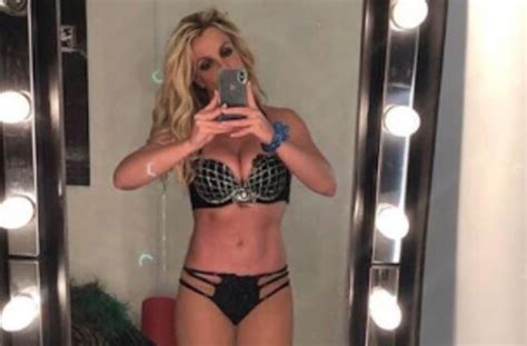 Britney Spears Best Instagrams Of 2018 All Her Sexiest And Silliest Posts
