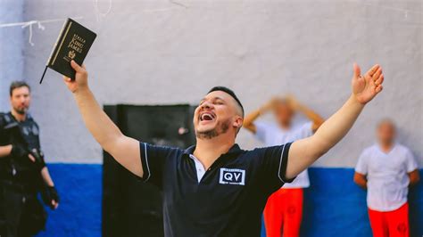 2 BATISMO E CEIA NA CADEIA PÚBLICA DE MEDIANEIRA Projeto QV em