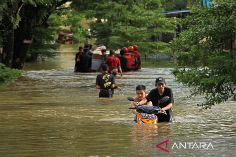 Banjir Di Makassar Rendam 3 046 Rumah Di Tiga Kecamatan ANTARA News