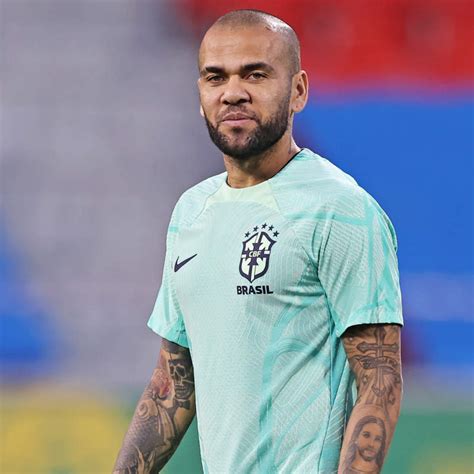Dani Alves realiza su primera entrevista desde la cárcel