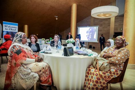 Amina Priscille Longoh on Twitter Autour dun dîner de travail ce
