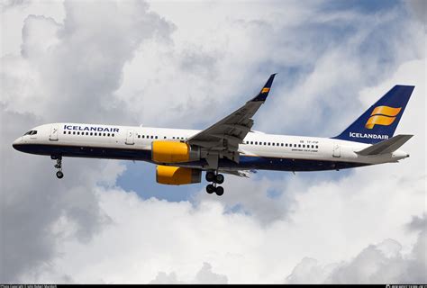 TF FIP Icelandair Boeing 757 208 WL Photo By John Robert Murdoch ID