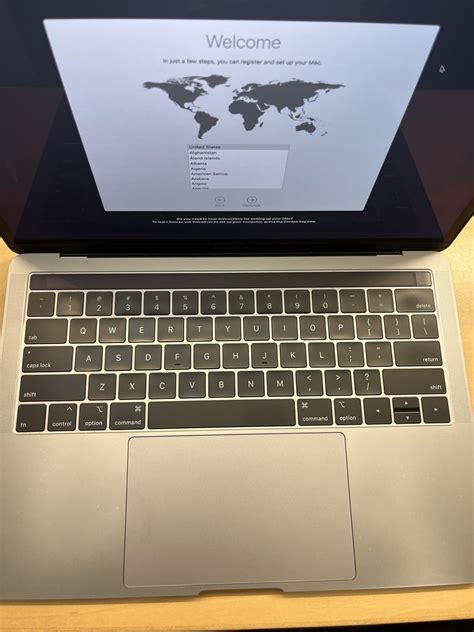 MacBook Pro 2018 With Touch Bar 13 I5 Gray 256GB 16GB
