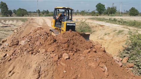 Powerfull Bulldozer DH17 SHANTUI Push Soiled Construction Land Operator