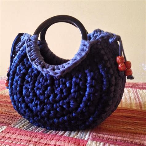 Pin de Hilda Romero Salazar en Muñecas Flores a crochet Bolsos