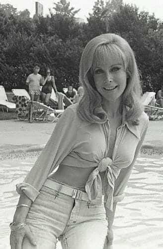 Pin By Phillip Wilson On Barbara Eden Barbara Eden Batgirl Pictures