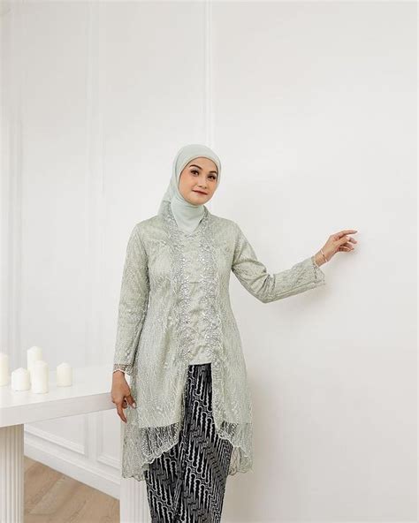 OOTD Hijab Ini 5 Ide Model Kebaya Hijab Yang Manis Buat Wisuda