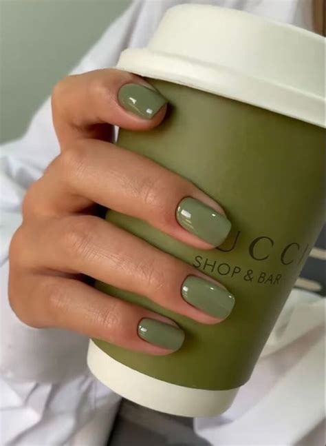 Tendencias en uñas 2024 los colores y las formas que más triunfarán
