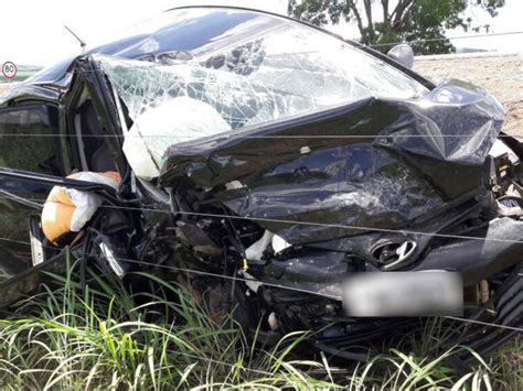 G1 Acidente mata duas pessoas e deixa outras três feridas na BR 414